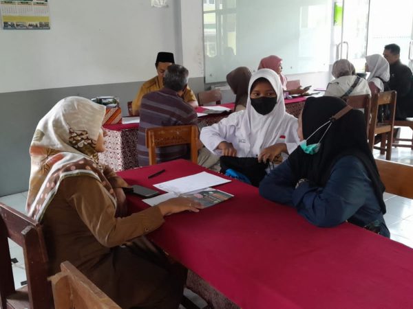 4 Tingkatan Norma Sosial dan Contohnya