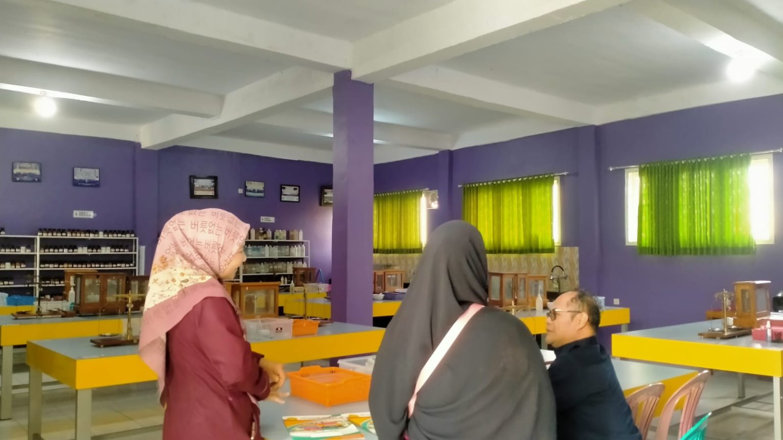 VERIFIKASI UJI KELAYAKAN LABORATORIUM FARMASI UNTUK UJI KOMPETENSI ...